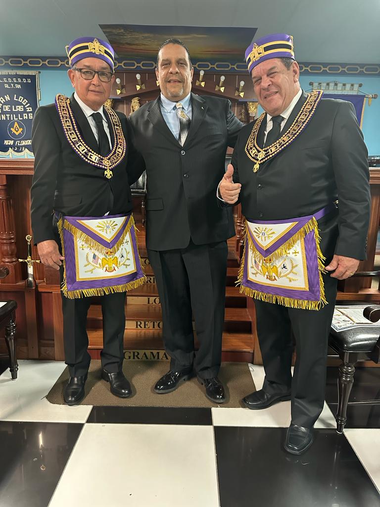 Coronados como Grandes Inspectores de la Orden los QQHH Eliecer Peña y ...