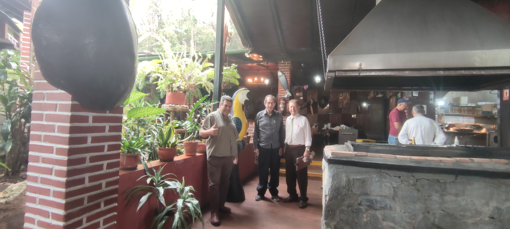 Ultimando detalles para la celebración del aniversario de la GLNV ...