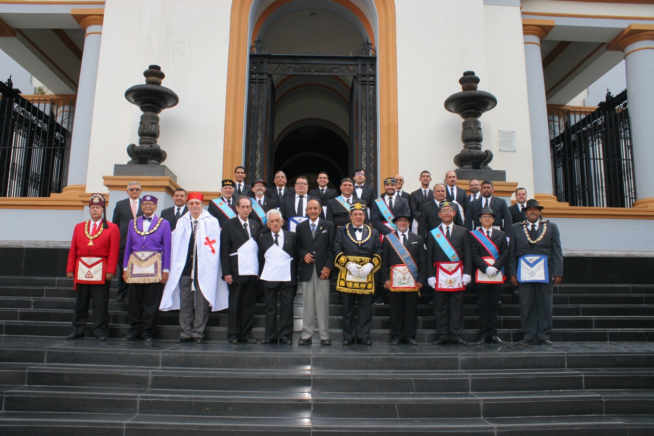 Recibido múltiples felicitaciones por el 2do aniversario de la Gran ...