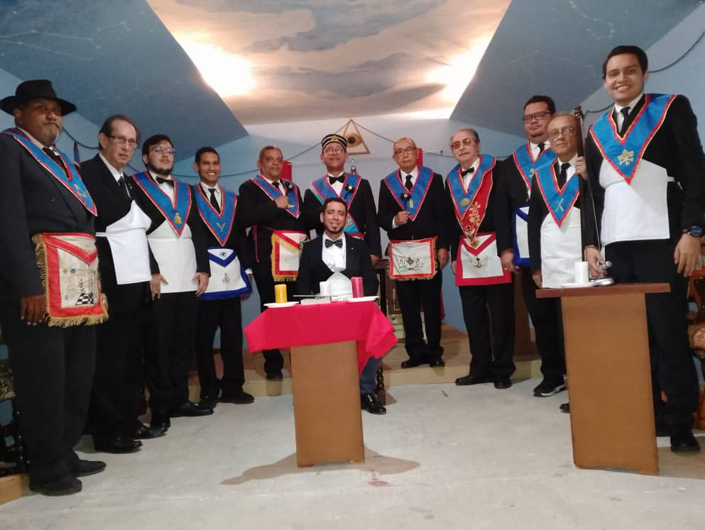 Iniciación de Luis Fernando Díaz en la Respetable Logia Símbolo 113 N ...